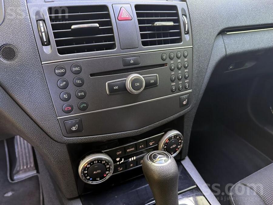 Pelēks Mercedes-Benz C 200 2010 Rīga, ar dzinēja tilpumu 2.20 L un nobraukumu 320 tūkst. km par 4900 €, foto 19 vietnē AUTOMOTO.COM.LV