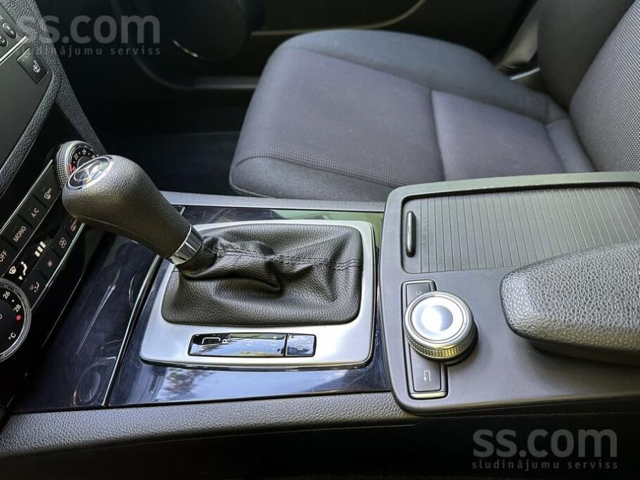 Pelēks Mercedes-Benz C 200 2010 Rīga, ar dzinēja tilpumu 2.20 L un nobraukumu 320 tūkst. km par 4900 €, foto 20 vietnē AUTOMOTO.COM.LV