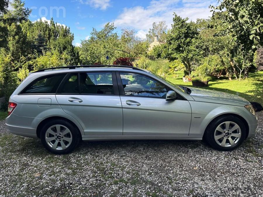 Pelēks Mercedes-Benz C 200 2010 Rīga, ar dzinēja tilpumu 2.20 L un nobraukumu 320 tūkst. km par 4900 €, foto 28 vietnē AUTOMOTO.COM.LV