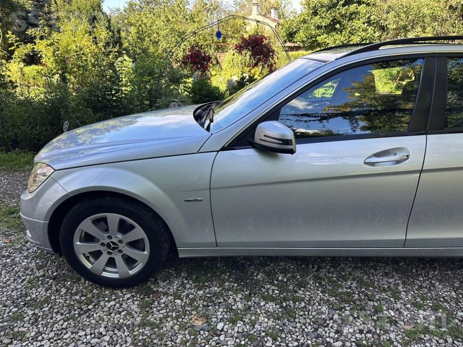 Pelēks Mercedes-Benz C 200 2010 Rīga, ar dzinēja tilpumu 2.20 L un nobraukumu 320 tūkst. km par 4900 €, foto 29 vietnē AUTOMOTO.COM.LV