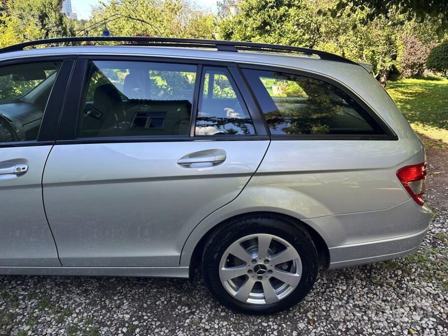 Pelēks Mercedes-Benz C 200 2010 Rīga, ar dzinēja tilpumu 2.20 L un nobraukumu 320 tūkst. km par 4900 €, foto 30 vietnē AUTOMOTO.COM.LV