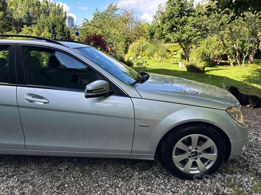 Pelēks Mercedes-Benz C 200 2010 Rīga, ar dzinēja tilpumu 2.20 L un nobraukumu 320 tūkst. km par 4900 €, foto 32 vietnē AUTOMOTO.COM.LV
