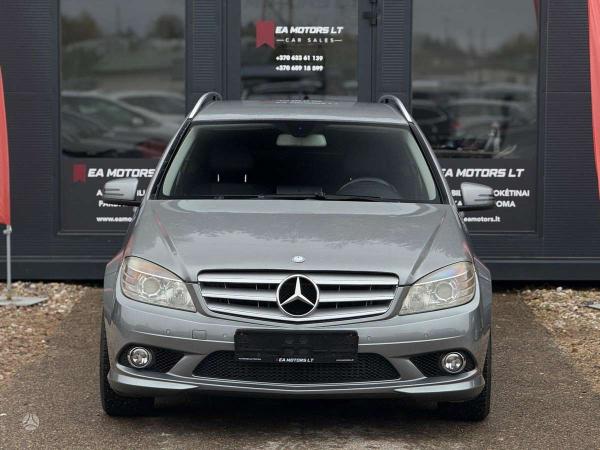 Grey Mercedes-Benz C 200 2010 in Vilnius, with an engine capacity of 2.14 L and mileage of 417 thousand km for 3700 €, photo 3 on AUTOMOTO.COM.LV
