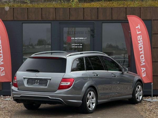 Grey Mercedes-Benz C 200 2010 in Vilnius, with an engine capacity of 2.14 L and mileage of 417 thousand km for 3700 €, photo 6 on AUTOMOTO.COM.LV