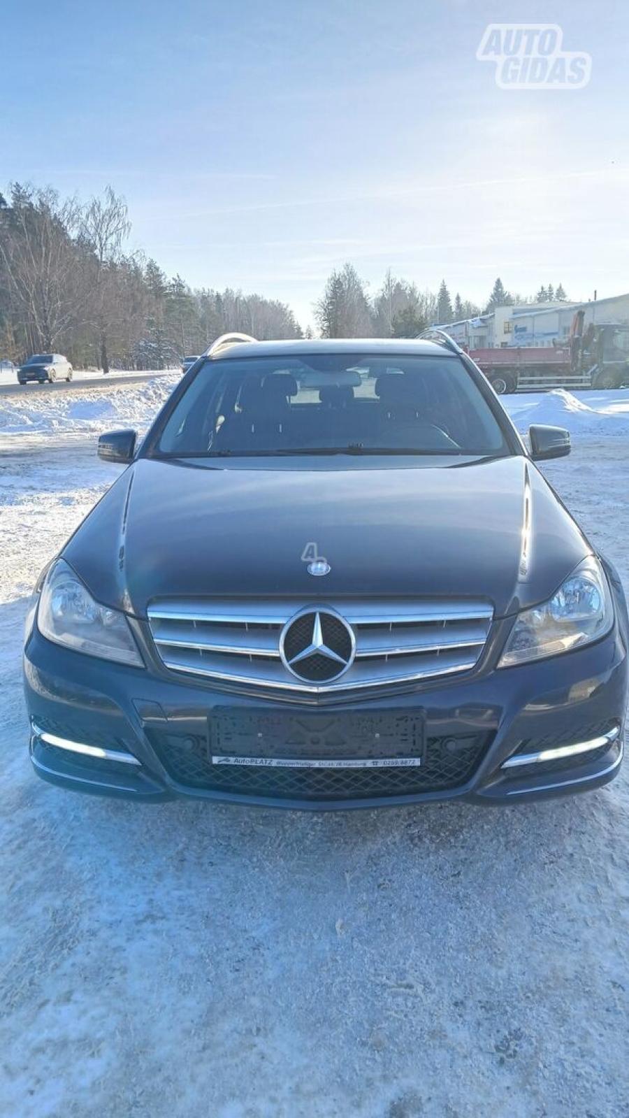 Grey Mercedes-Benz C 200 2011 in Radviliskis, with an engine capacity of 2.10 L and mileage of 278 thousand km for 5900 €, photo 1 on AUTOMOTO.COM.LV