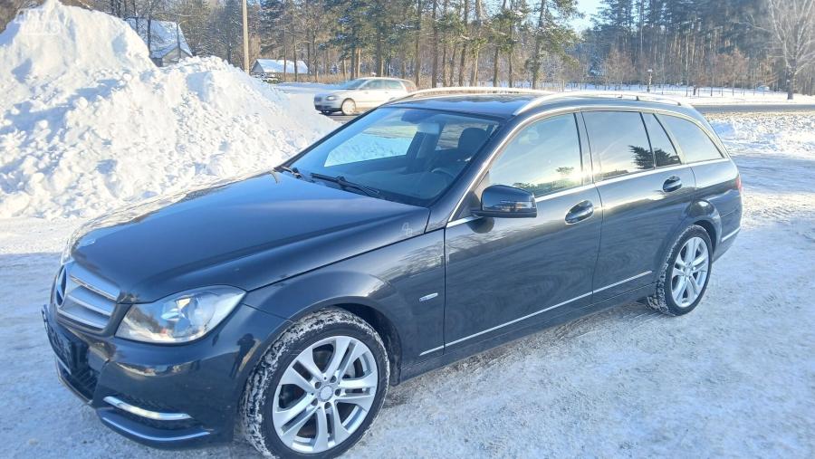 Grey Mercedes-Benz C 200 2011 in Radviliskis, with an engine capacity of 2.10 L and mileage of 278 thousand km for 5900 €, photo 2 on AUTOMOTO.COM.LV