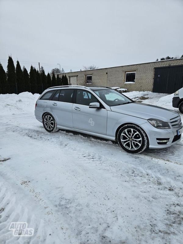 Pelēks Mercedes-Benz C 200 2011 Šilutė, ar dzinēja tilpumu 2.10 L un nobraukumu 339 tūkst. km par 4950 €, foto 4 vietnē AUTOMOTO.COM.LV