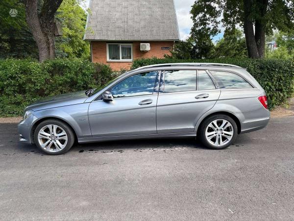 Grey Mercedes-Benz C 200 2011 in Kaunas, with an engine capacity of 2.20 L and mileage of 271 thousand km for 3650 €, photo 2 on AUTOMOTO.COM.LV