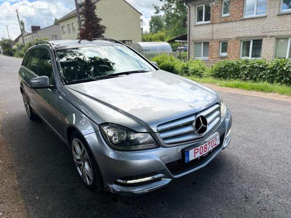 Grey Mercedes-Benz C 200 2011 in Kaunas, with an engine capacity of 2.20 L and mileage of 271 thousand km for 3650 €, photo 6 on AUTOMOTO.COM.LV