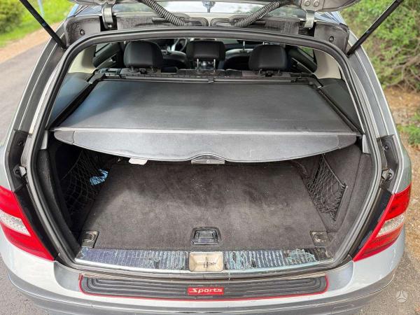 Grey Mercedes-Benz C 200 2011 in Kaunas, with an engine capacity of 2.20 L and mileage of 271 thousand km for 3650 €, photo 8 on AUTOMOTO.COM.LV