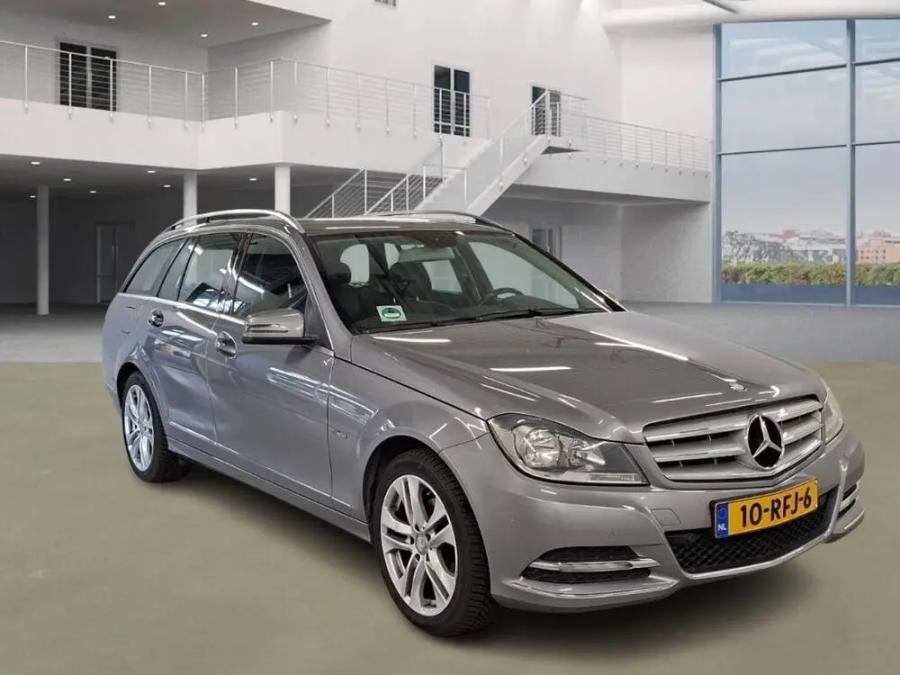 Pelēks Mercedes-Benz C 200 2011 Tukums, ar dzinēja tilpumu 2.10 L un nobraukumu 227 tūkst. km par 7200 €, foto 3 vietnē AUTOMOTO.COM.LV