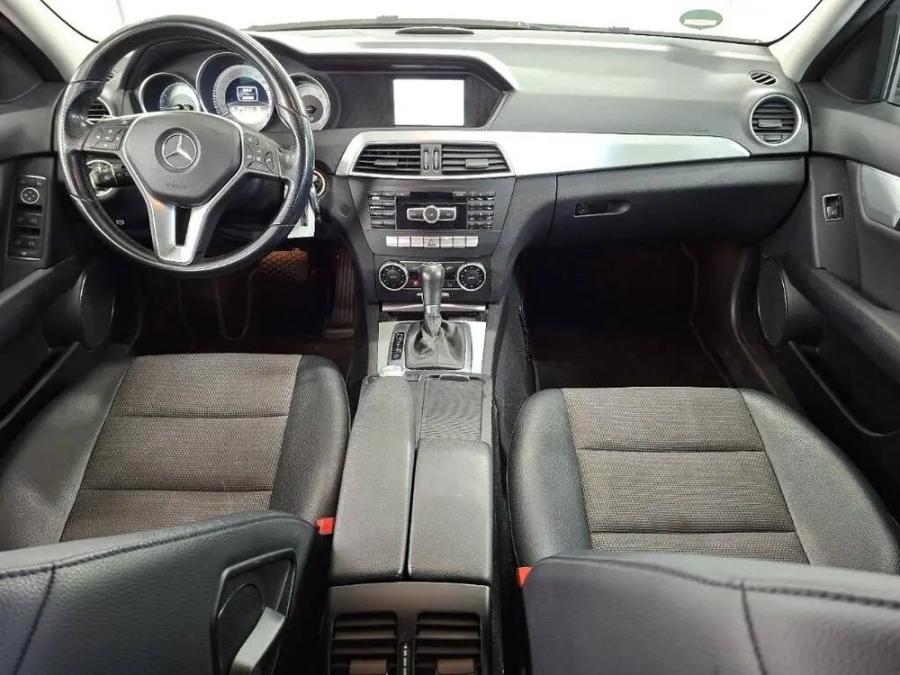 Pelēks Mercedes-Benz C 200 2011 Tukums, ar dzinēja tilpumu 2.10 L un nobraukumu 227 tūkst. km par 7200 €, foto 6 vietnē AUTOMOTO.COM.LV