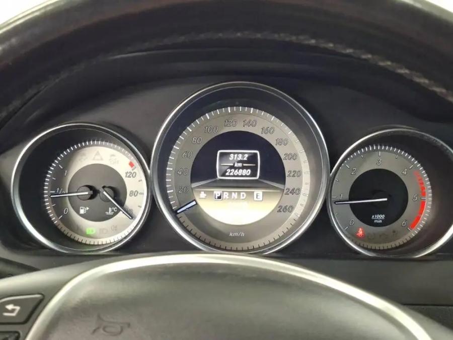 Pelēks Mercedes-Benz C 200 2011 Tukums, ar dzinēja tilpumu 2.10 L un nobraukumu 227 tūkst. km par 7200 €, foto 7 vietnē AUTOMOTO.COM.LV
