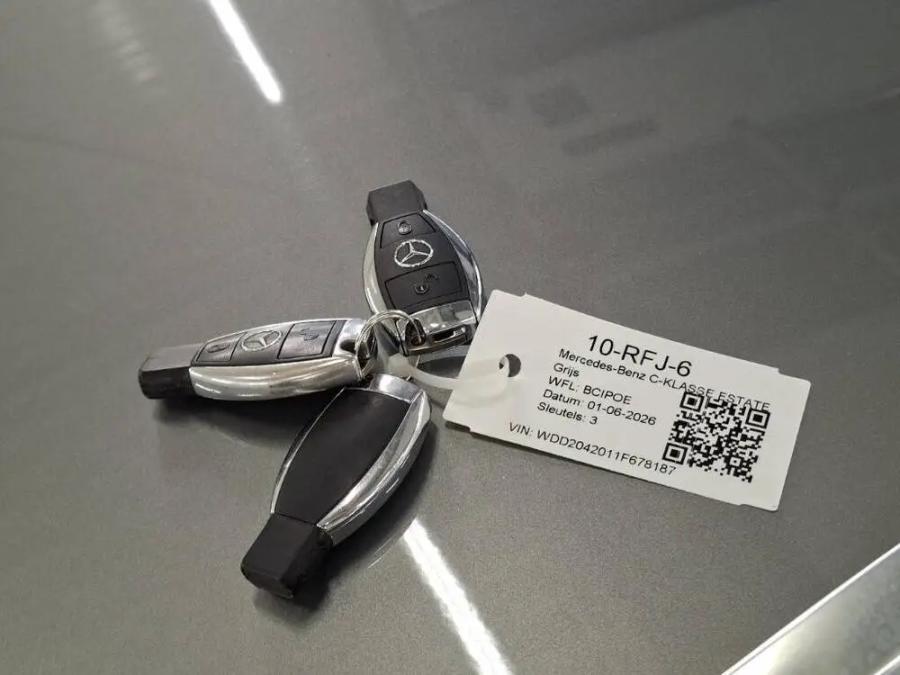 Pelēks Mercedes-Benz C 200 2011 Tukums, ar dzinēja tilpumu 2.10 L un nobraukumu 227 tūkst. km par 7200 €, foto 8 vietnē AUTOMOTO.COM.LV