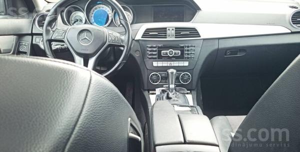 Grey Mercedes-Benz C 200 2011 in Daugavpils, with an engine capacity of 2.10 L and mileage of 0 thousand km for 5650 €, photo 4 on AUTOMOTO.COM.LV