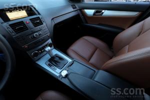 Pelēks Mercedes-Benz C 200 2011 Jelgava, ar dzinēja tilpumu 2.20 L un nobraukumu 367 tūkst. km par 5650 €, foto 17 vietnē AUTOMOTO.COM.LV