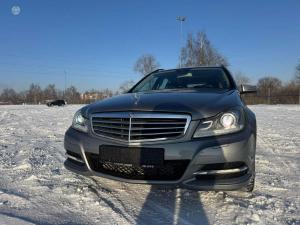Pelēks Mercedes-Benz C 200 2012 Marijampole, ar dzinēja tilpumu 2.20 L un nobraukumu 333 tūkst. km par 4650 €, foto 9 vietnē AUTOMOTO.COM.LV