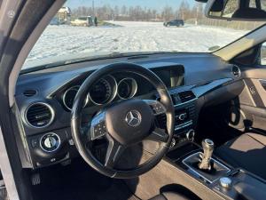 Pelēks Mercedes-Benz C 200 2012 Marijampole, ar dzinēja tilpumu 2.20 L un nobraukumu 333 tūkst. km par 4650 €, foto 15 vietnē AUTOMOTO.COM.LV
