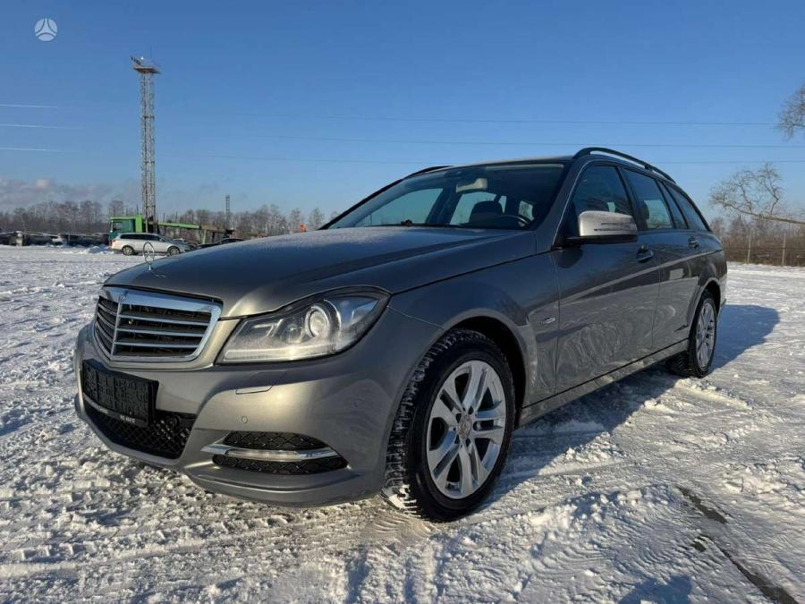 Grey Mercedes-Benz C 200 2012 in Marijampole, with an engine capacity of 2.20 L and mileage of 322 thousand km for 4250 €, photo 1 on AUTOMOTO.COM.LV