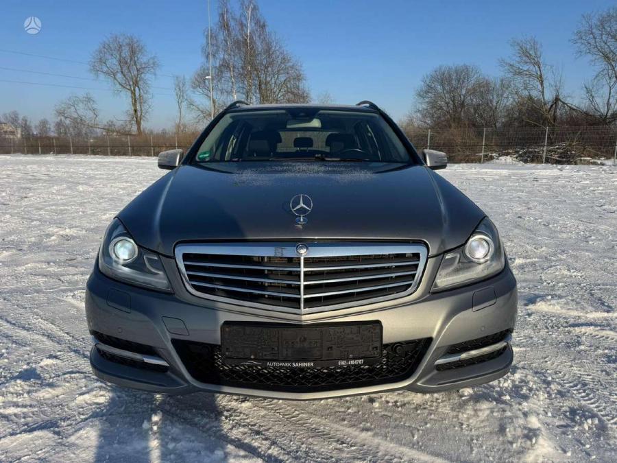 Grey Mercedes-Benz C 200 2012 in Marijampole, with an engine capacity of 2.20 L and mileage of 322 thousand km for 4250 €, photo 6 on AUTOMOTO.COM.LV