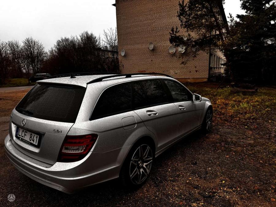 Grey Mercedes-Benz C 200 2012 in Vilnius, with an engine capacity of 0.00 L and mileage of 376 thousand km for 5650 €, photo 6 on AUTOMOTO.COM.LV