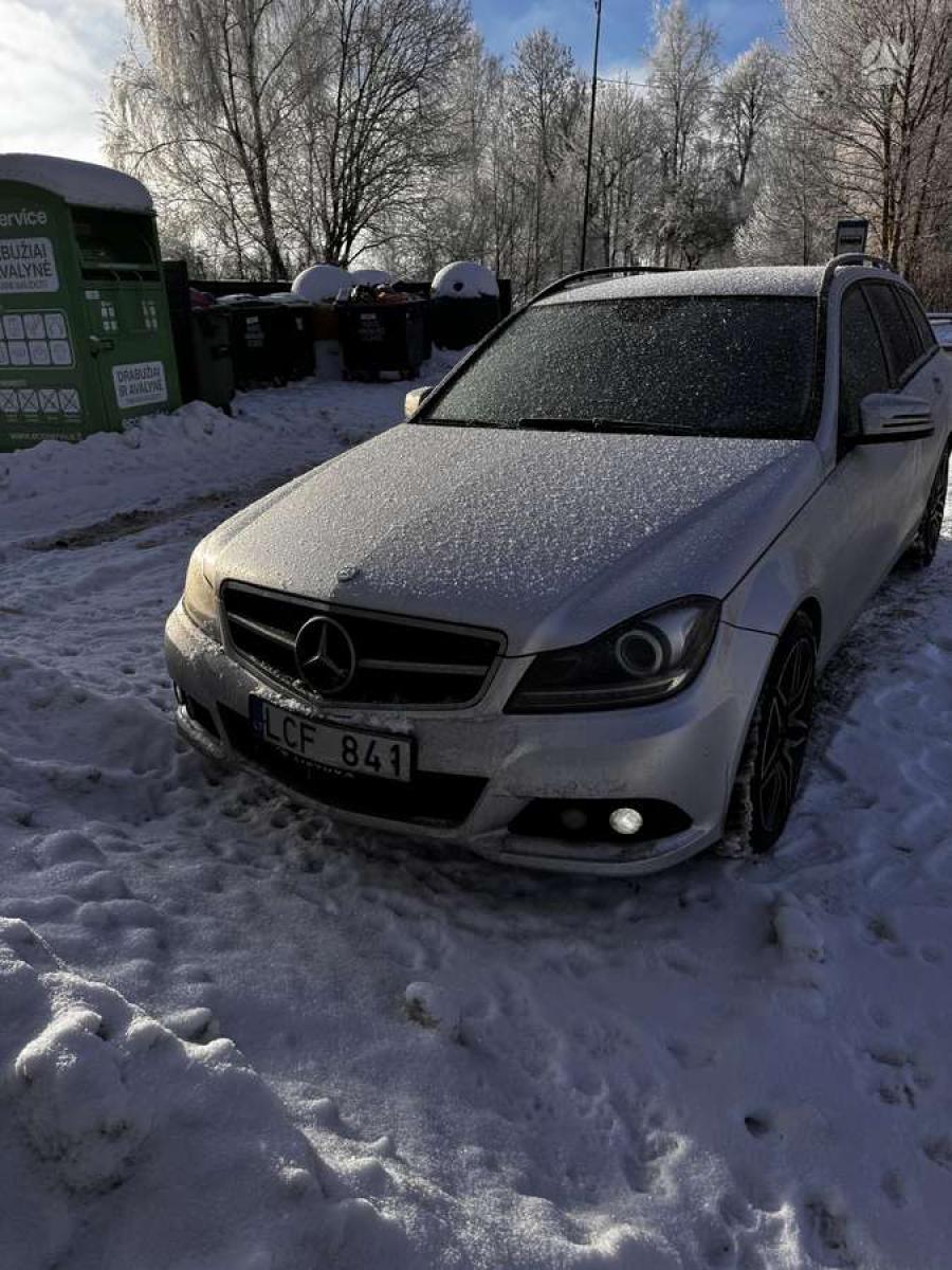 Grey Mercedes-Benz C 200 2012 in Vilnius, with an engine capacity of 0.00 L and mileage of 376 thousand km for 5650 €, photo 11 on AUTOMOTO.COM.LV