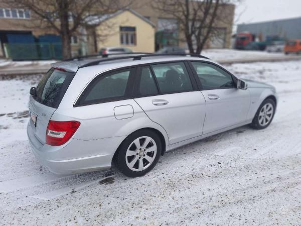 Серый Мерседес Ц 200 2012 в Мариямполе, объемом двигателя 2.14 л и пробегом 299 тыс. км за 4700 €, фото 6 на AUTOMOTO.COM.LV