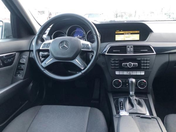 Pelēks Mercedes-Benz C 200 2012 Rīga, ar dzinēja tilpumu 2.20 L un nobraukumu 310 tūkst. km par 6950 €, foto 7 vietnē AUTOMOTO.COM.LV