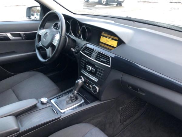 Pelēks Mercedes-Benz C 200 2012 Rīga, ar dzinēja tilpumu 2.20 L un nobraukumu 310 tūkst. km par 6950 €, foto 8 vietnē AUTOMOTO.COM.LV