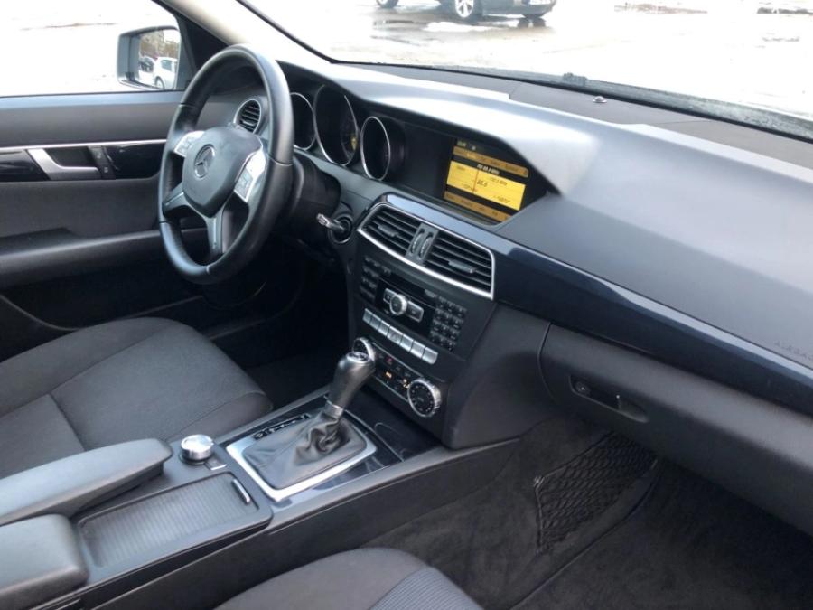 Pelēks Mercedes-Benz C 200 2012 Rīga, ar dzinēja tilpumu 2.20 L un nobraukumu 310 tūkst. km par 6950 €, foto 9 vietnē AUTOMOTO.COM.LV