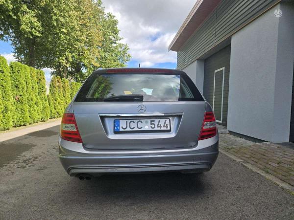 Grey Mercedes-Benz C 200 2012 in Birzai, with an engine capacity of 2.14 L and mileage of 242 thousand km for 5200 €, photo 5 on AUTOMOTO.COM.LV