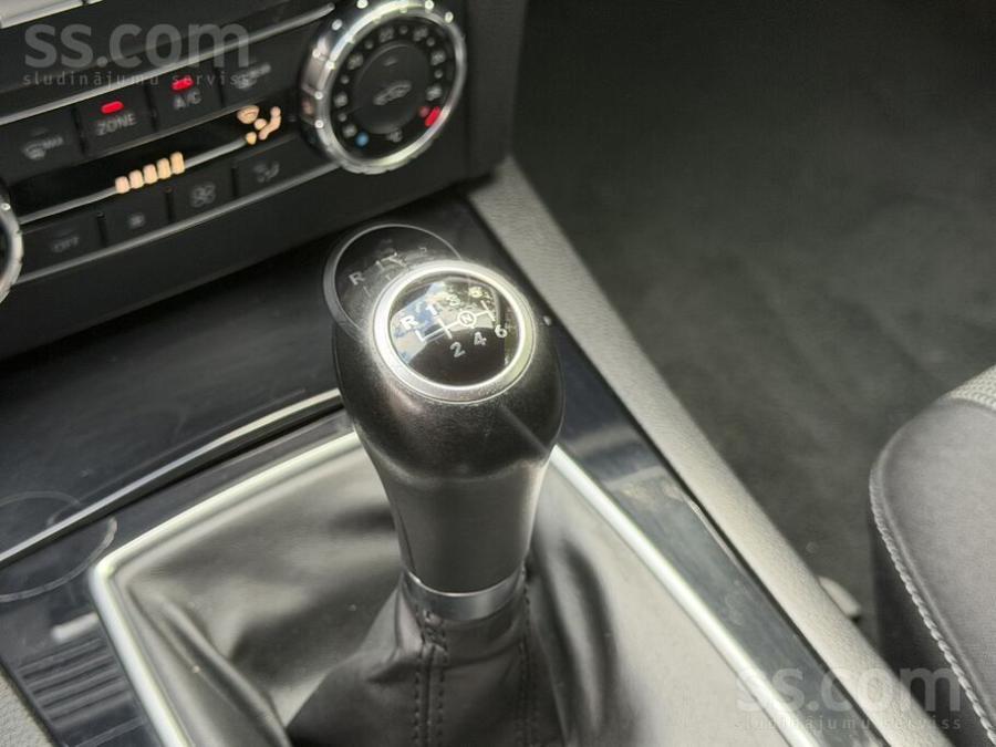 Grey Mercedes-Benz C 200 2012 in Riga, with an engine capacity of 2.20 L and mileage of 317 thousand km for 4999 €, photo 11 on AUTOMOTO.COM.LV