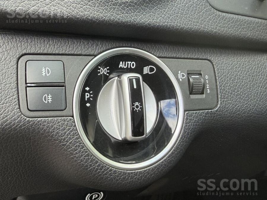 Grey Mercedes-Benz C 200 2012 in Riga, with an engine capacity of 2.20 L and mileage of 317 thousand km for 4999 €, photo 14 on AUTOMOTO.COM.LV