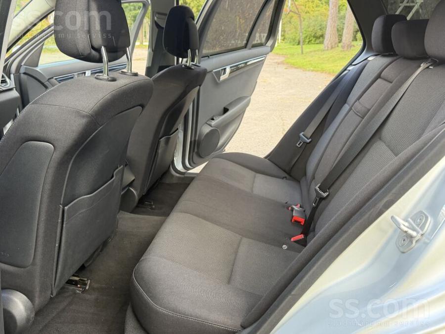 Grey Mercedes-Benz C 200 2012 in Riga, with an engine capacity of 2.20 L and mileage of 317 thousand km for 4999 €, photo 33 on AUTOMOTO.COM.LV