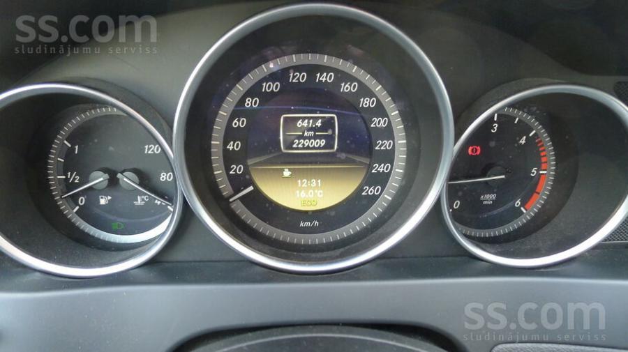 Grey Mercedes-Benz C 200 2012 in Riga, with an engine capacity of 2.10 L and mileage of 229 thousand km for 3750 €, photo 5 on AUTOMOTO.COM.LV