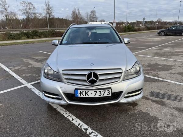 Pelēks Mercedes-Benz C 200 2013 Aizkraukle, ar dzinēja tilpumu 2.10 L un nobraukumu 319 tūkst. km par 5400 €, foto 3 vietnē AUTOMOTO.COM.LV