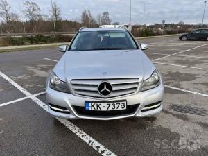 Pelēks Mercedes-Benz C 200 2013 Aizkraukle, ar dzinēja tilpumu 2.10 L un nobraukumu 319 tūkst. km par 5400 €, foto 3 vietnē AUTOMOTO.COM.LV