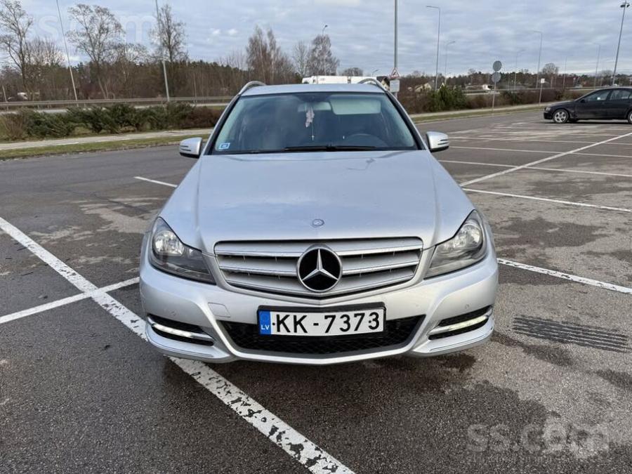 Pelēks Mercedes-Benz C 200 2013 Aizkraukle, ar dzinēja tilpumu 2.10 L un nobraukumu 319 tūkst. km par 5400 €, foto 3 vietnē AUTOMOTO.COM.LV