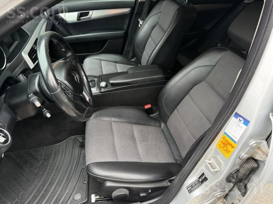 Pelēks Mercedes-Benz C 200 2013 Aizkraukle, ar dzinēja tilpumu 2.10 L un nobraukumu 319 tūkst. km par 5400 €, foto 5 vietnē AUTOMOTO.COM.LV