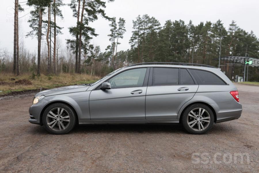 Grey Mercedes-Benz C 200 2013 in Riga, with an engine capacity of 2.10 L and mileage of 223 thousand km for 8550 €, photo 3 on AUTOMOTO.COM.LV