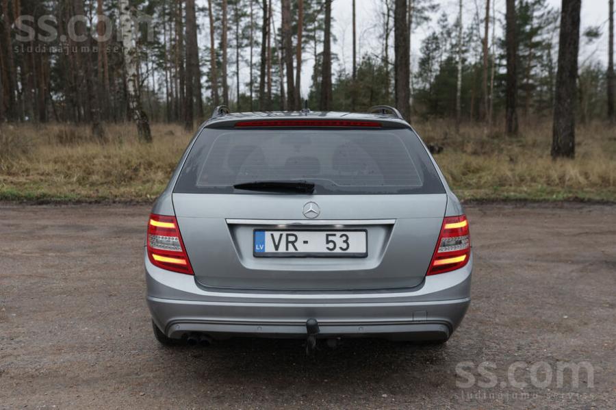 Grey Mercedes-Benz C 200 2013 in Riga, with an engine capacity of 2.10 L and mileage of 223 thousand km for 8550 €, photo 5 on AUTOMOTO.COM.LV