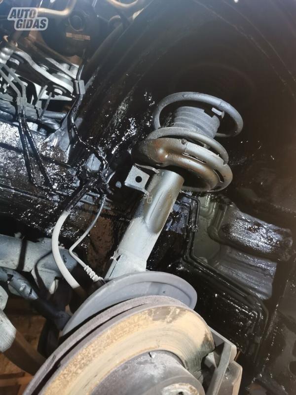 Pelēks Mercedes-Benz C 200 2013 Ukmergė, ar dzinēja tilpumu 2.10 L un nobraukumu 525 tūkst. km par 6300 €, foto 10 vietnē AUTOMOTO.COM.LV