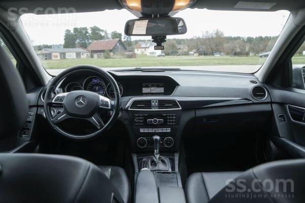 Grey Mercedes-Benz C 200 2013 in Riga, with an engine capacity of 2.10 L and mileage of 227 thousand km for 8250 €, photo 7 on AUTOMOTO.COM.LV
