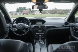 Pelēks Mercedes-Benz C 200 2013 Rīga, ar dzinēja tilpumu 2.10 L un nobraukumu 227 tūkst. km par 8250 €, foto 8 vietnē AUTOMOTO.COM.LV