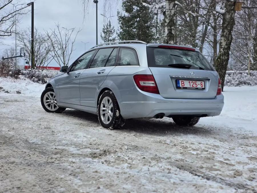 Pelēks Mercedes-Benz C 200 2013 Rīga, ar dzinēja tilpumu 2.20 L un nobraukumu 238 tūkst. km par 5550 €, foto 5 vietnē AUTOMOTO.COM.LV