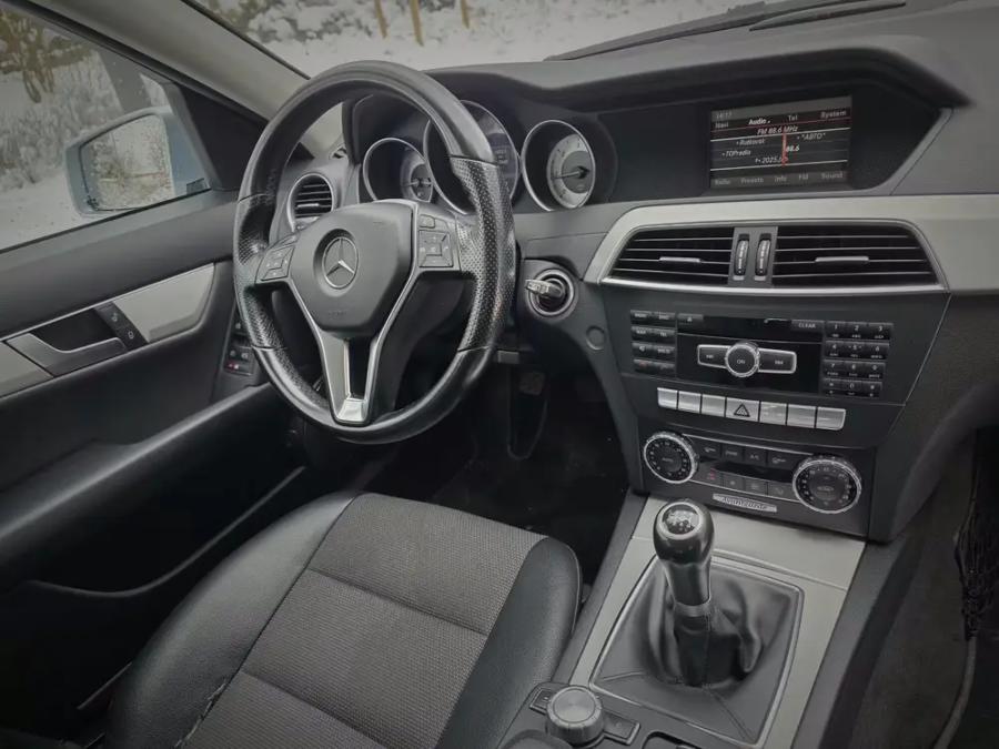 Pelēks Mercedes-Benz C 200 2013 Rīga, ar dzinēja tilpumu 2.20 L un nobraukumu 238 tūkst. km par 5550 €, foto 12 vietnē AUTOMOTO.COM.LV