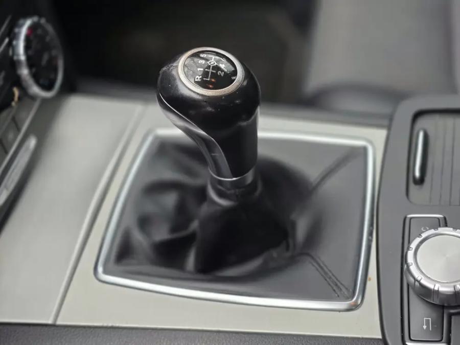 Pelēks Mercedes-Benz C 200 2013 Rīga, ar dzinēja tilpumu 2.20 L un nobraukumu 238 tūkst. km par 5550 €, foto 25 vietnē AUTOMOTO.COM.LV