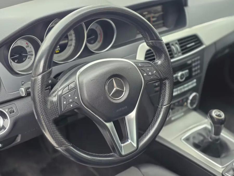 Pelēks Mercedes-Benz C 200 2013 Rīga, ar dzinēja tilpumu 2.20 L un nobraukumu 238 tūkst. km par 5550 €, foto 27 vietnē AUTOMOTO.COM.LV