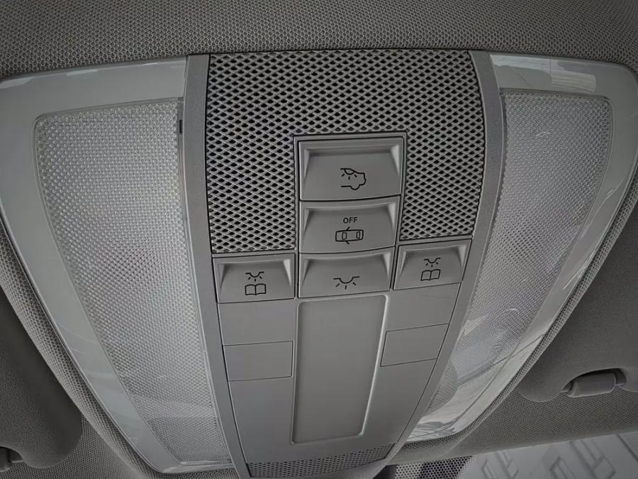 Pelēks Mercedes-Benz C 200 2013 Rīga, ar dzinēja tilpumu 2.20 L un nobraukumu 238 tūkst. km par 5550 €, foto 38 vietnē AUTOMOTO.COM.LV