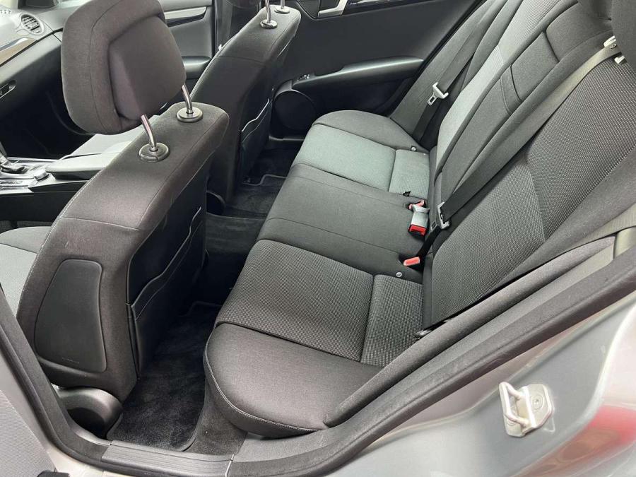 Pelēks Mercedes-Benz C 200 2013 Klaipėda, ar dzinēja tilpumu 2.14 L un nobraukumu 400 tūkst. km par 3450 €, foto 14 vietnē AUTOMOTO.COM.LV